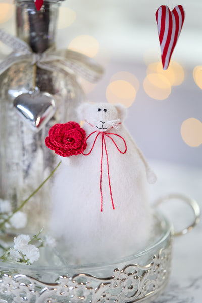 Rat with Rose – Candyfleece